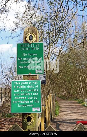 Cycle Path Sign Stock Photo - Alamy
