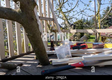 Build tree house. Tools are ready Stock Photo - Alamy