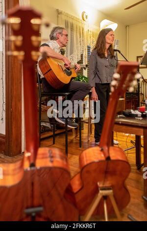 Detroit, Michigan - Julie Beutel and Bob O'Brien sign for a crowd at ...