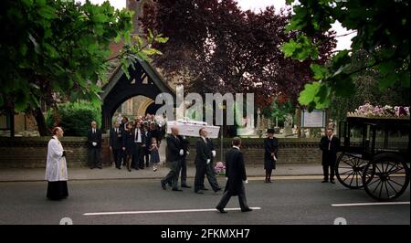 Sarah Payne Funeral August 2000 Charlotte Payne and father Michael ...