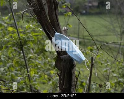abandoned covid mask on trail path outdoor Stock Photo - Alamy