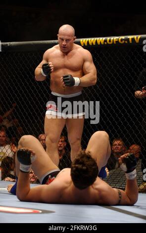 UK UFC Heavyweight fighter Ian 'The Machine' Freeman prepares for his ...