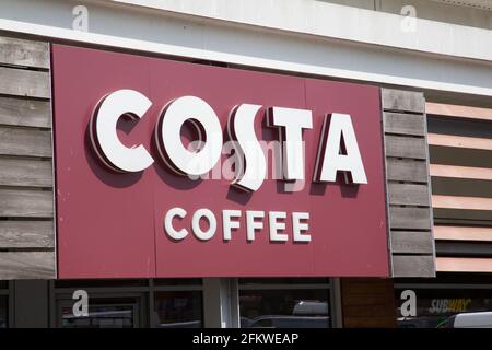 Costa Coffee shop front and signage Stock Photo - Alamy