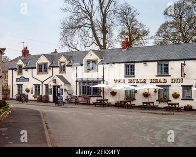 The Bull's Head Inn, Foolow, Derbyshire Stock Photo - Alamy