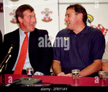 SOUTHAMPTON CHAIRMAN RUPERT LOWE pic mike walker, 2004 Stock Photo - Alamy