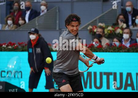 Dominic Thiem (AUT) vs Marcos Giron (US) Durning Match WTA 1000 - Mutua ...