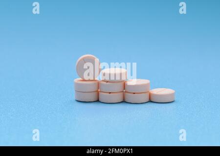 The array of medicine tablet formed the clock Stock Photo - Alamy