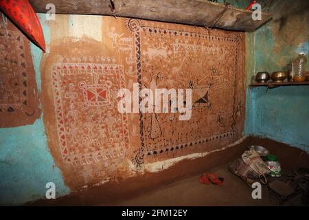 Traditional Savara paintings on walls of a tribal house at Sativada ...
