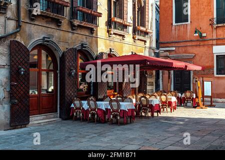Typical small Italian cafe outdoor Stock Photo - Alamy
