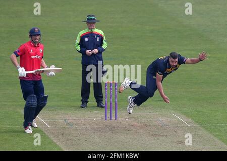 Marchant de Lange in bowling action for Glamorgan during Glamorgan vs ...