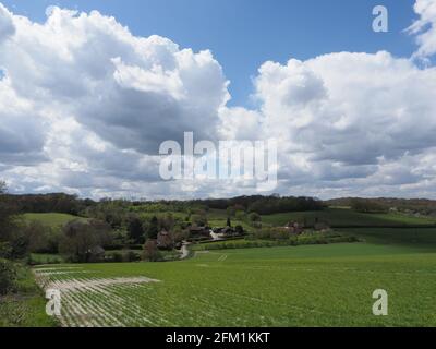 Sittingbourne, Kent, UK. 5th May, 2021. UK Weather: sunny blue skies ...