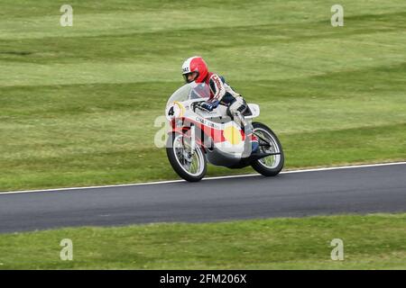 Derek Chatterton aboard his Chat Yamaha approaches The Gooseneck at the ...
