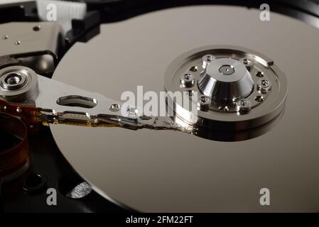 internal structure of a computer hard drive, the hard drive, which ...