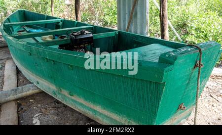 Homemade boat of a Cuban fisherman Stock Photo - Alamy