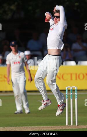 Daniel Lawrence in bowling action for Essex during Surrey vs Essex ...