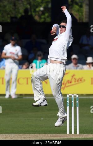 Daniel Lawrence in bowling action for Essex during Surrey vs Essex ...