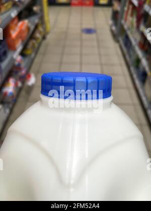 TESCO, shop, shopping, milk shelf Stock Photo - Alamy