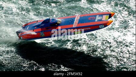 UIM CLASS 1 WORLD OFFSHORE CHAMPS 2001 ROUND 9 IN DUBAI TIME TRIAL 1/11 ...