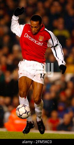 ARSENAL V NEWCASTLE 18/12/2001 PICTURE DAVID ASHDOWN.FOOTBALL Stock ...