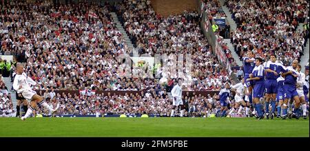 DAVID BECKHAM ENGLAND V GREECE OLD TRAFFORD MANCHESTER 06 October 2001 ...