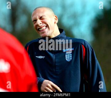 12/2/2002 ENGLAND FOOTBALL TEAM TRAINING AT BISHAM ABBEY FOR THEIR ...