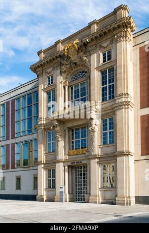 Berlin, Mitte, Schloßplatz and the former State Council building of the ...