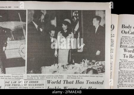 Photos on day of JFK assassination, Dallas Morning News (replica copy ...