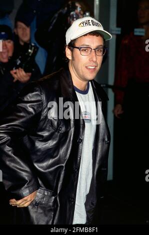 ADAM SANDLER in THE WEDDING SINGER (1998), directed by FRANK CORACI ...