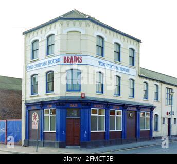 The Custom House Pub, Bute St., cardiff Stock Photo - Alamy