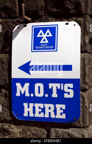 Sign with incorrect use of an apostrophe, UK Stock Photo - Alamy