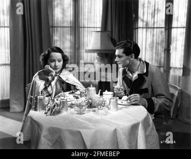 MERLE OBERON Producer ALEXANDER KORDA Set Visitor ROBERT TAYLOR LAURENCE OLIVIER and Director ...