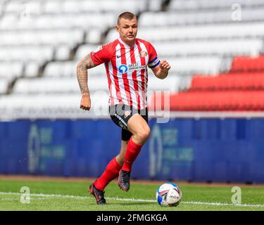 Max Power #6 of Sunderland in possession of the ball Stock Photo - Alamy