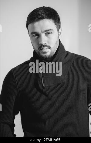 A vertical greyscale portrait of a male in Mandi Pune Stock Photo - Alamy
