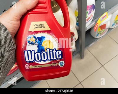 Woolite Logo