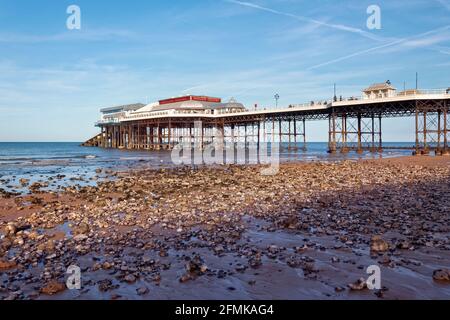 Cromer beach and the famous Victorian pier Stock Photo - Alamy