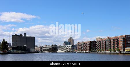 Urban Living Milwaukee Stock Photo - Alamy