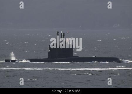 Norwegian submarine KNM Uredd S305 of the Ula class, departing from ...