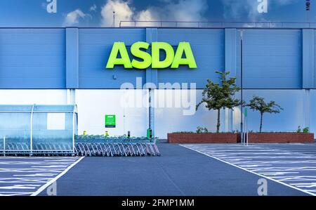 ASDA Trolly Park and Empty Car Park in West Swindon Stock Photo - Alamy