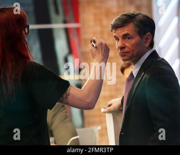 New York - NY - 20200219 GMA cast at Good Morning Am. -PICTURED: George ...