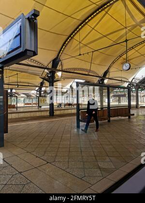 Platform of Wroclaw Glowny railway station at dusk Stock Photo - Alamy