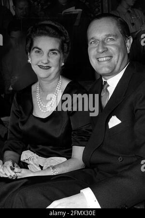 BARBARA HUTTON & GOTTFRIED VON CRAMM HEIRESS WITH HUSBAND (1957 Stock ...