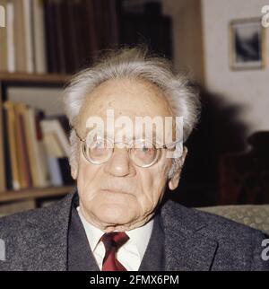 KARL VON FRISCH Stock Photo - Alamy