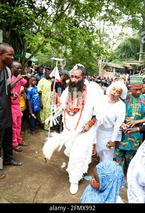 Osun Osogbo: King of Ogboni fraternity Dr. Ageshinjawe Ifa arriving at ...