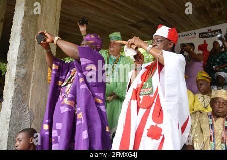 Worshippers at the Osun-Osogbo festival, in Osogbo, the capital of ...