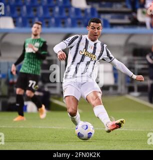 Cristiano Ronaldo of Juventus scores a goal on penalty Torino 1-12-2019 ...