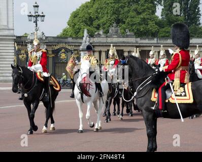 Mounted Lifeguards Outside Buckingham Palace Trooping The Colour Stock ...