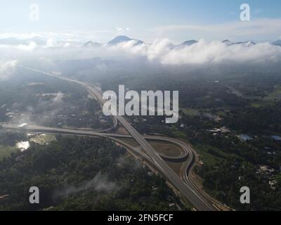 E04 Expressway - Sri Lanka (Meerigama - Kurunegala Stock Photo - Alamy
