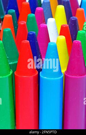 An image of chunky wax crayons in rainbow colours Stock Photo - Alamy