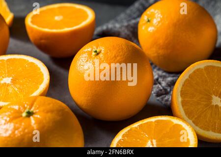 Raw Organic Fresh Oranges Ready to Eat Stock Photo - Alamy