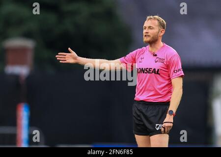 referee Robert Hicks signals during the game Stock Photo - Alamy